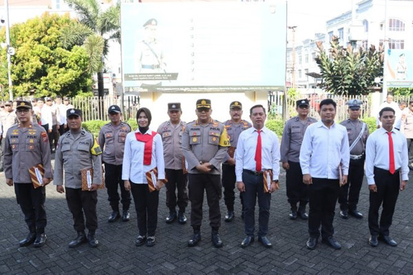 TRIBRATA – Satker dan Personel Berprestasi Terima Penghargaan Kapolresta Manado